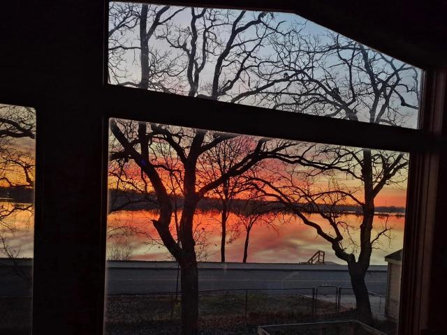 1195 Lakeshore Drive