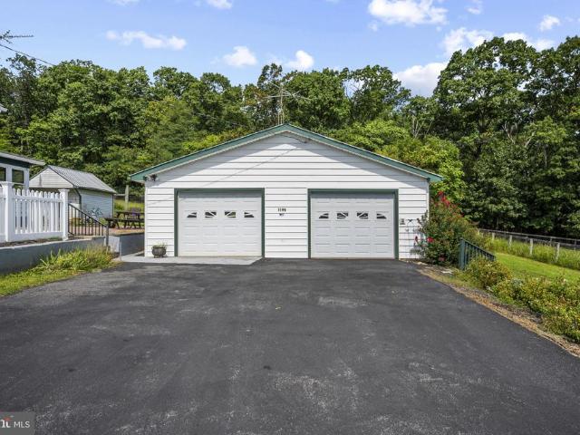 1195 Loop Road