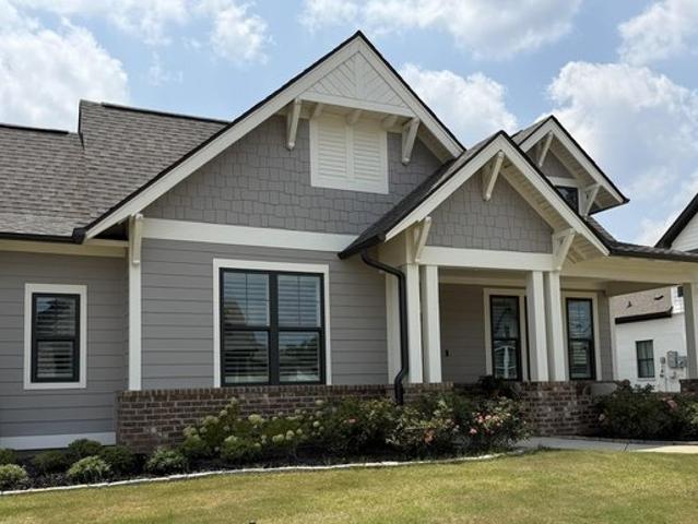 1195 Talus Rd, Vestavia Hills, AL 35242
