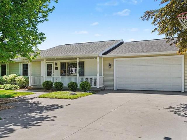 1195 W Hampton Rd, Essexville, MI 48732
