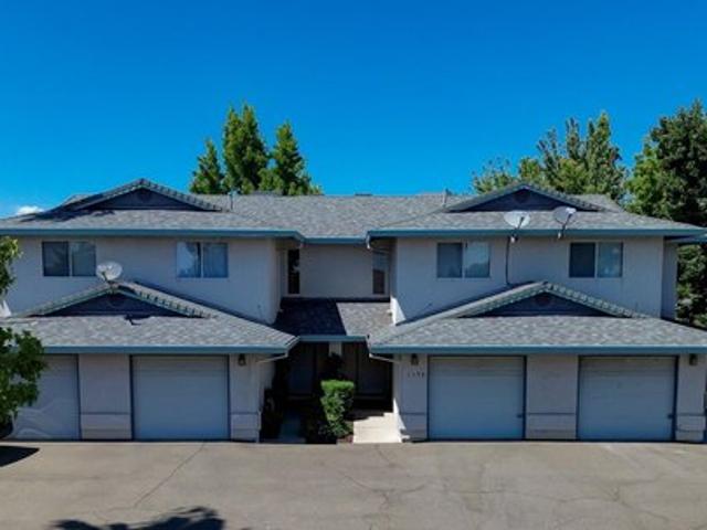 1196 Lancers Ln, Redding, CA 96003