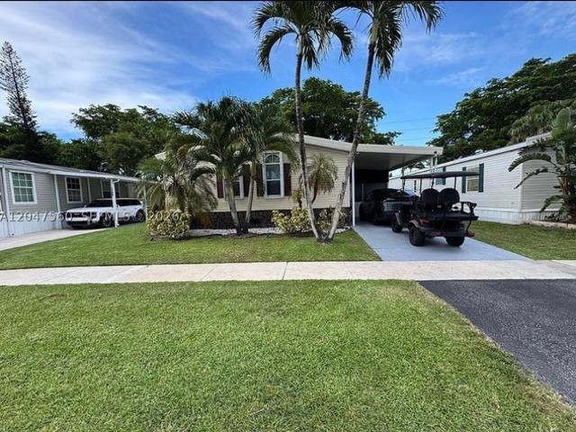 1196 SW 112th Way, Davie, FL 33325