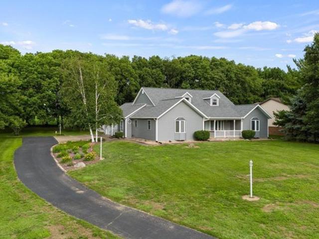 1196 W Carolyn Ct, East Peoria, IL 61611