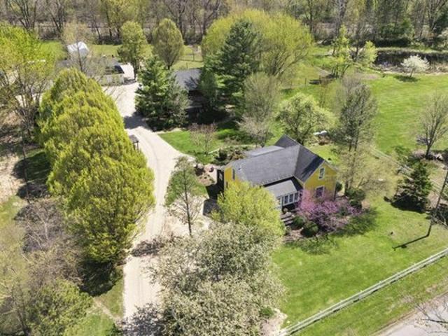 11971 S Hildebrandt Rd, Sawyer, MI 49125