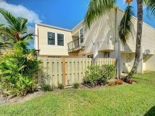 11976 Shakerwood Ln, Wellington, FL 33414