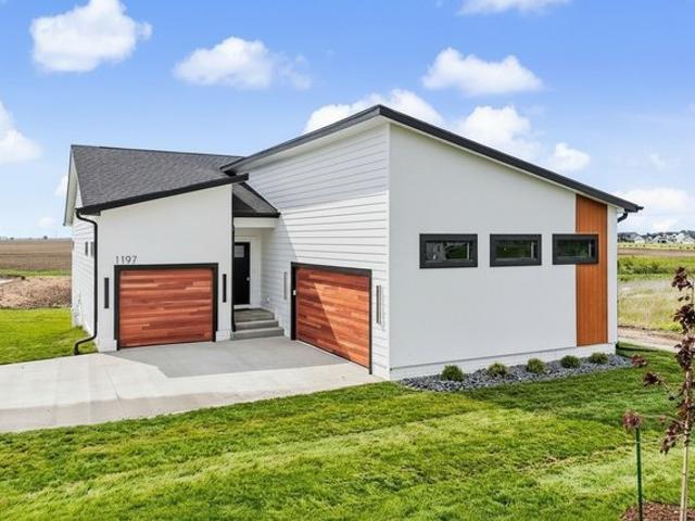 1197 NW Macarthur Ln, Waukee, IA 50263