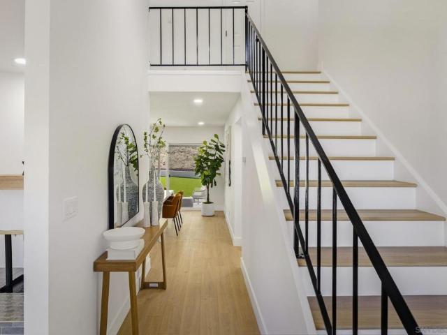 1198 Benjamin Pl