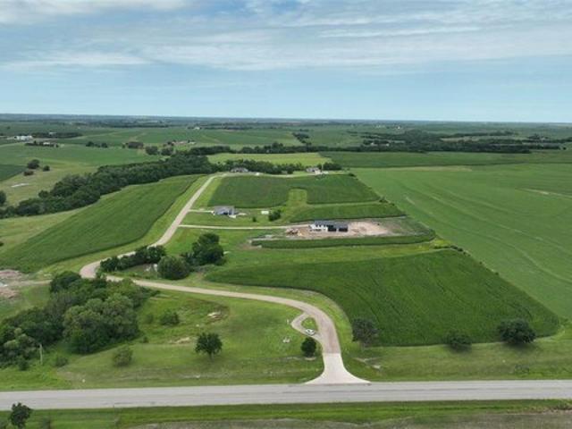 1198 Lily Creek Dr, Marysville, KS 66508