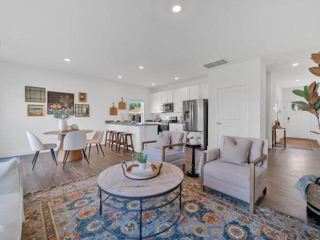 1198 Wenna Way