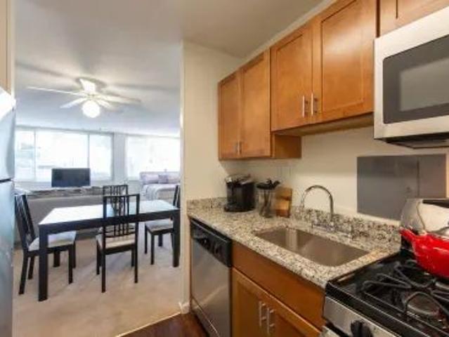 $1199 Alexandria near Braddock Rd metro
