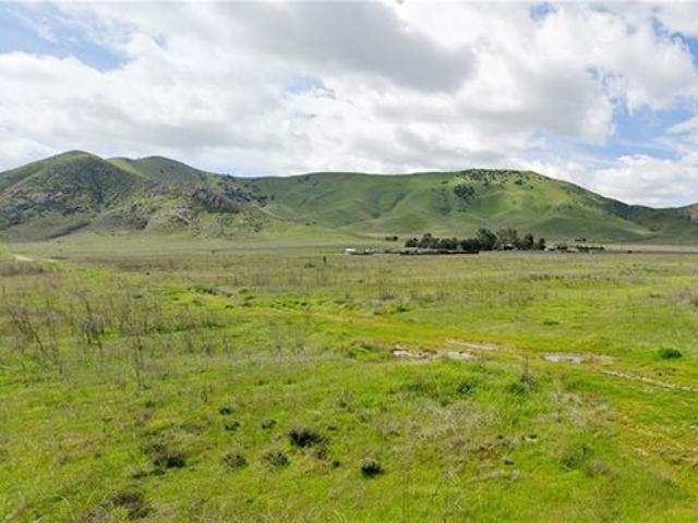 11900 Crest Park Trl, Santa Margarita, CA 93453