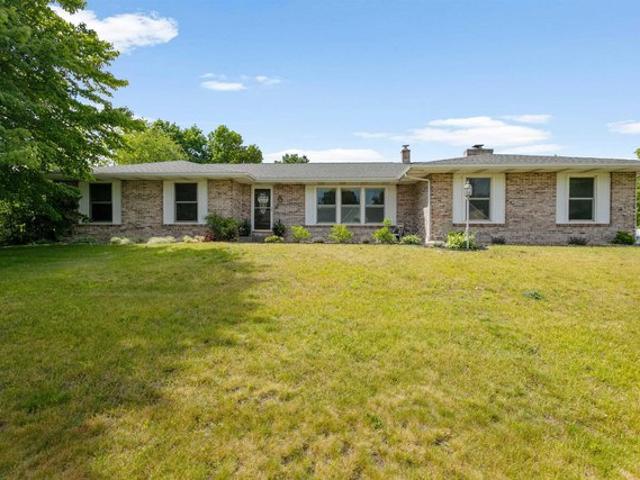 11901 Buttercup Ln, Granger, IN 46530