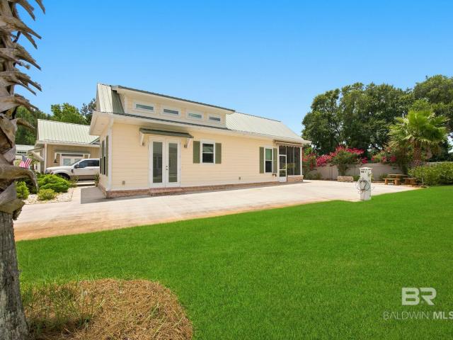 11901 Gateway Drive