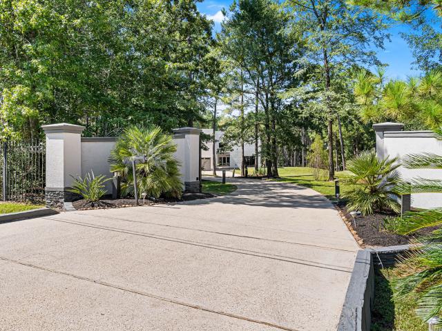 11902 Julia Lane