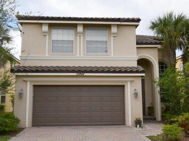 11902 SW Knightsbridge Ln, Port Saint Lucie, FL 34987
