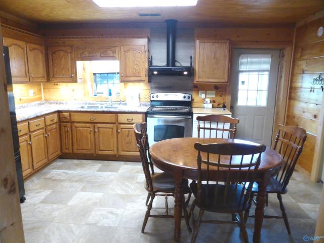 11906 Poplar Hill Lane