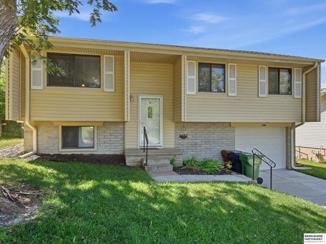 11906 S 33rd St, Bellevue, NE 68123
