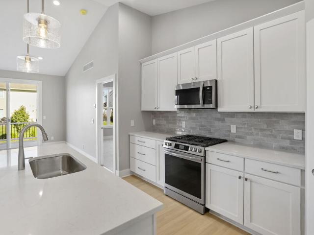 11909 Smithfield Dr, 3 beds, 3 full baths