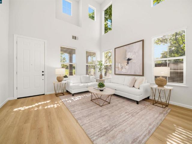 1190 Bellingham Sq