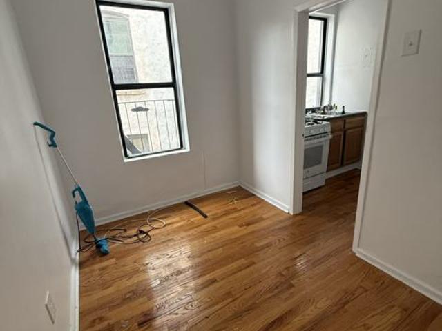 #1190 Charming 1 bedroom apartment in prime Hamilt