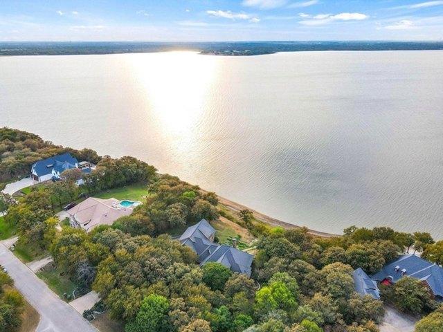 1190 Emerald Sound Blvd, Oak Point, TX 75068