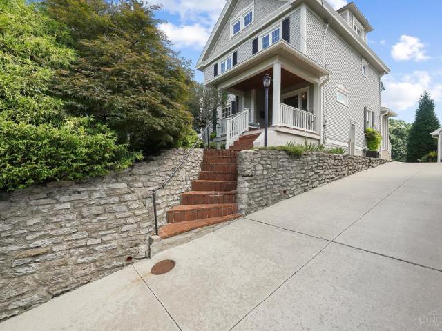 1190 Herschel Avenue
