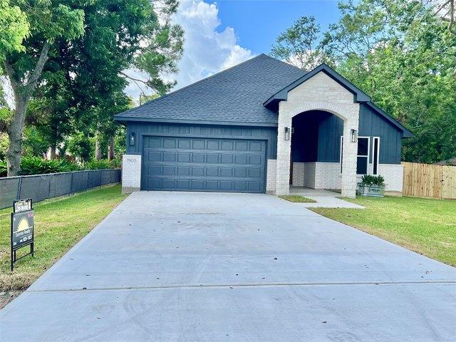 1190 rd St, Santa Fe, TX 77510