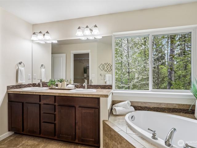 1190 th Ave E, Puyallup, WA 98373 | MLS #2511