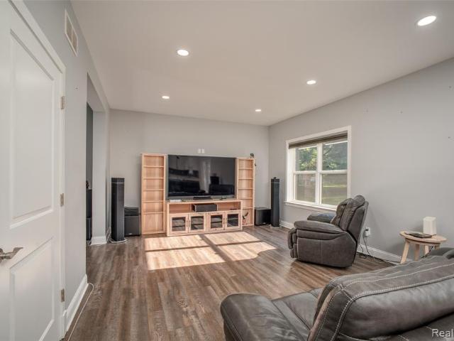 11913 Tuttle Hill Road