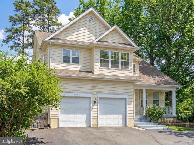 11913 Hunters Lane