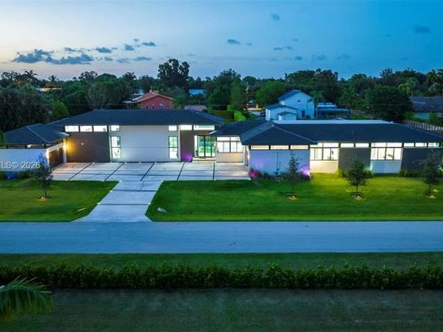 11911 NW 2nd St, Plantation, FL 33325