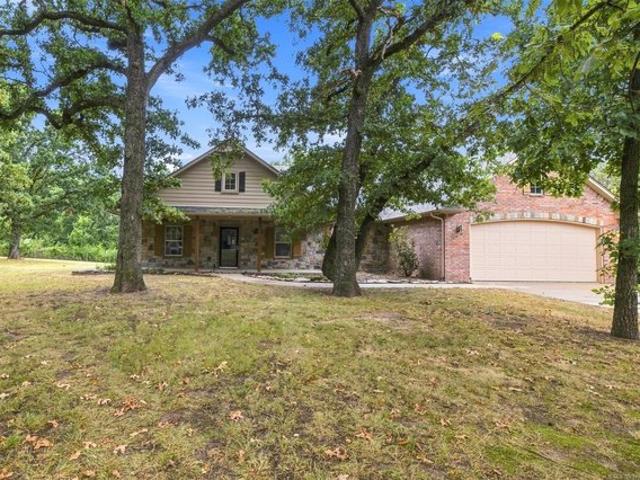 11912 Hickory Ln, Claremore, OK 74017