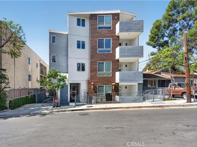 11912 Laurelwood Dr, Unit 101, Studio City, CA 91604 | MLS #SR26075 | Compass