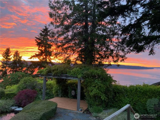 11912 Marine View Drive