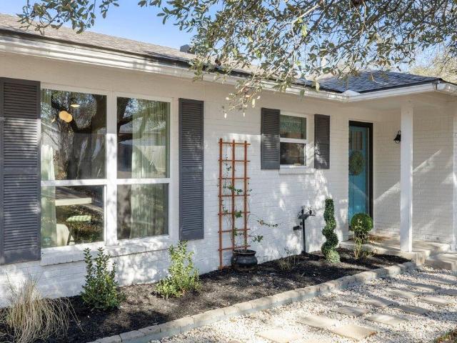 11912 Oakbrook Dr