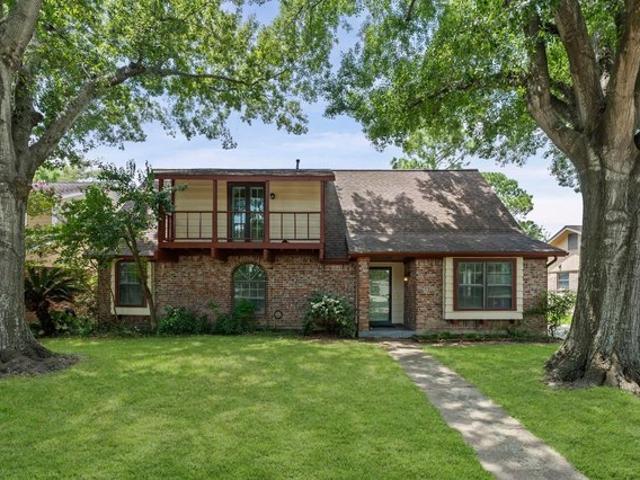 11914 Meadowtrail Ln, Meadows Place, TX 77477