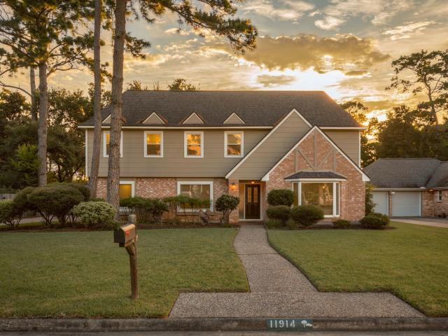 11914 Moorcreek Drive