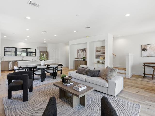 11915 N Hoa Sen Circle