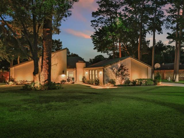 11918 Beverly Drive