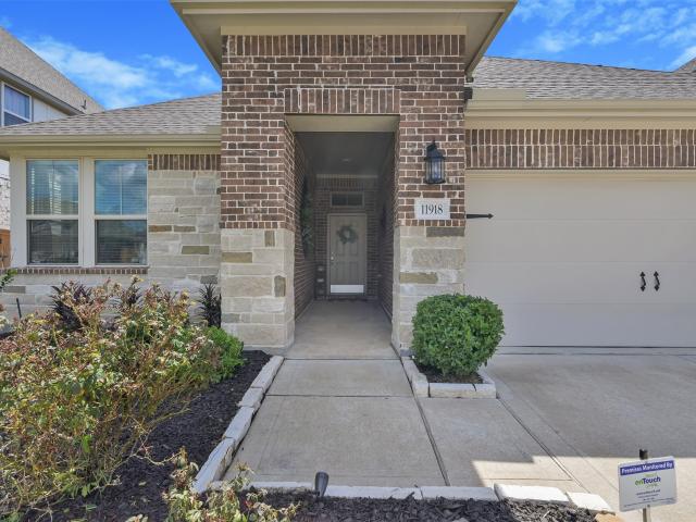 11918 Clearview Cove Drive