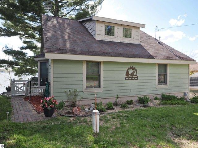 11918 E State St, Fife Lake, MI 49633
