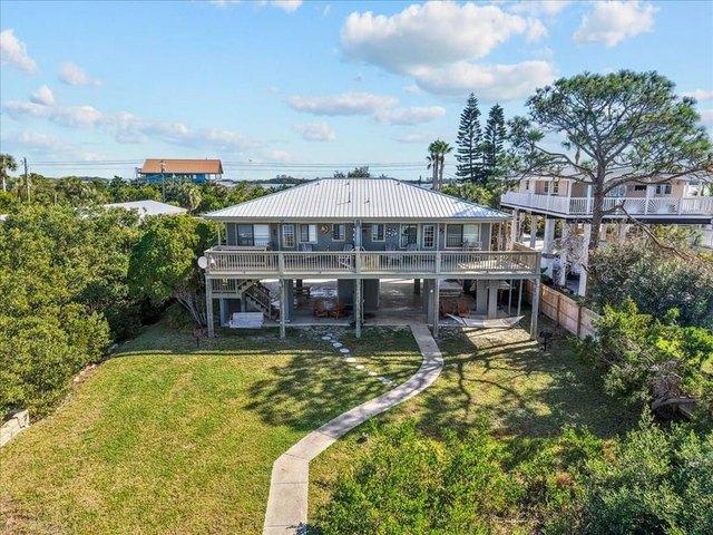 11918 State Road 24, Cedar Key, FL 32625