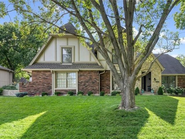 11920 Windsor Dr, Leawood, KS 66209