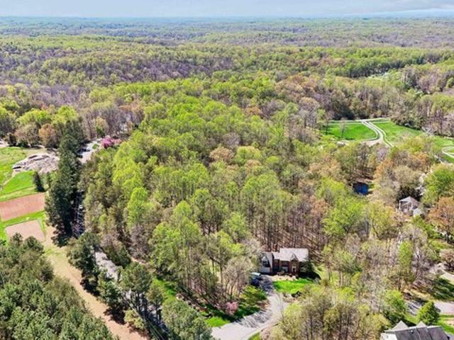 11920 Henderson Rd, Clifton, VA 20124