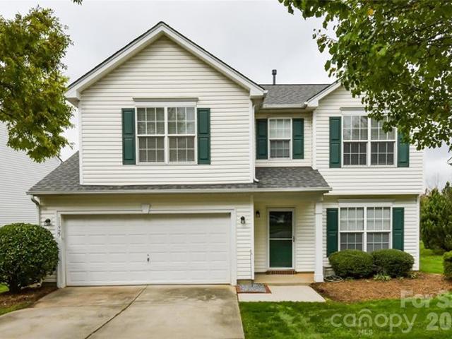 11927 Cheviott Hill Ln, Charlotte, NC 28213