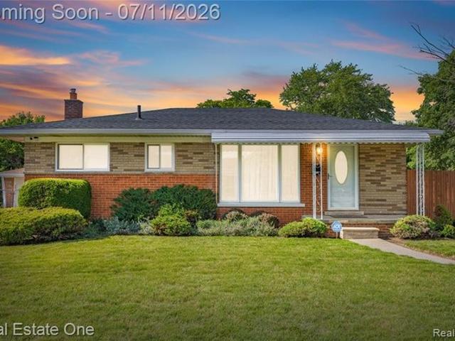 11927 Engleman Rd, Warren, MI 48089