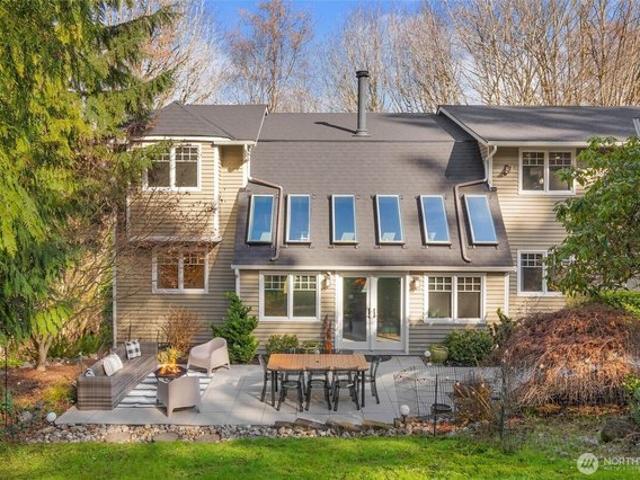 11925 Maplewood Ave, Edmonds, WA 98026