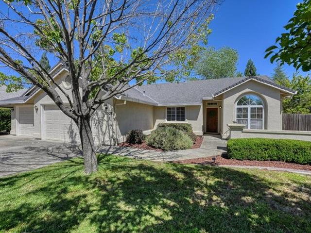 11928 Brooke Crest Dr, Auburn, CA 95602