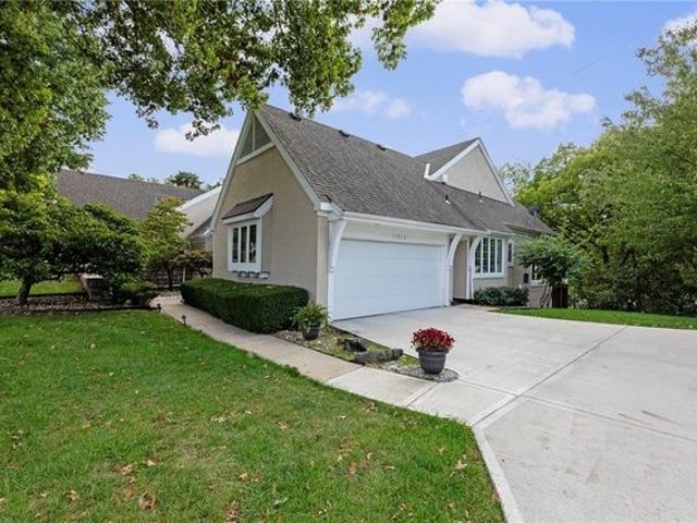 11928 Grant St, Overland Park, KS 66213