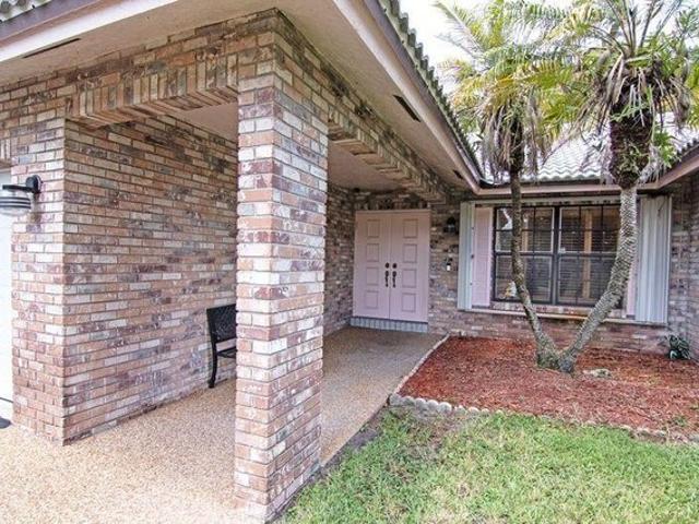 11929 NW 2nd Mnr, Coral Springs, FL 33071